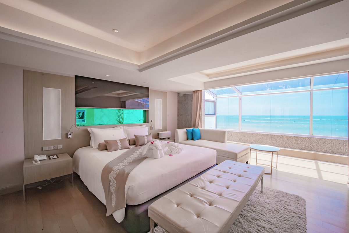 Presidential Platinum Suite Room Tour | Royal Wing Suites & Spa